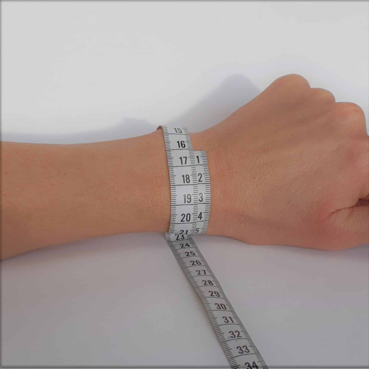 Wrist Cuffs, Size & Weight | Swedish Collar